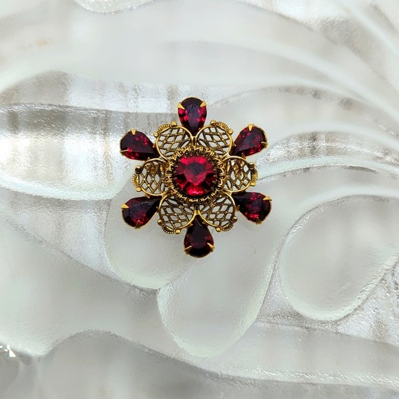 Vintage | Jewelry | Vintage Red Rhinestone And Gold Tone Brooch | Poshmark